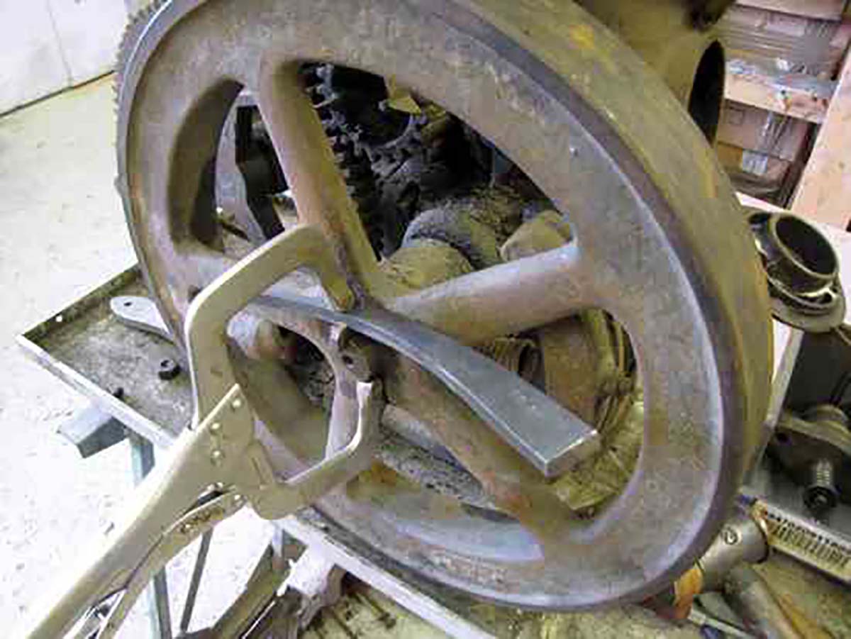 Firing Up a 1-1/4 HP Baker Monitor VJ - Gas Engine Magazine